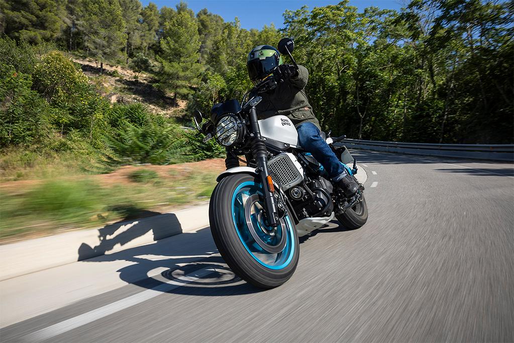 Royal Enfield predstavio novi roadster model – Guerrilla 450! - GP1.hr ...